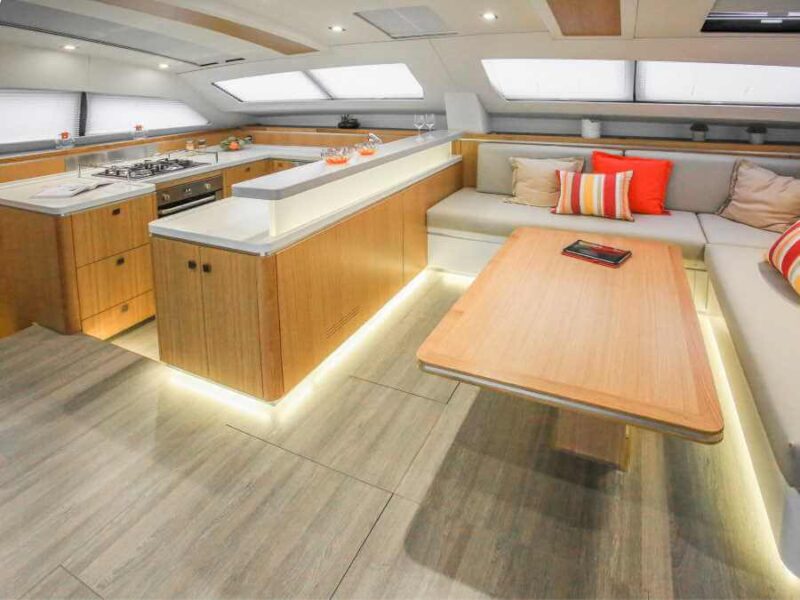 Privilege Series 5 Catamaran Review - Katamarans