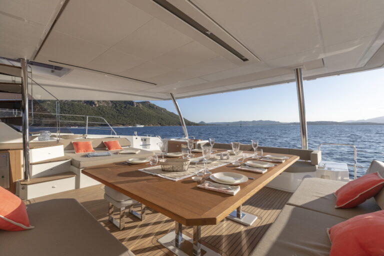 Fountaine Pajot Alegria 67 Review - Katamarans