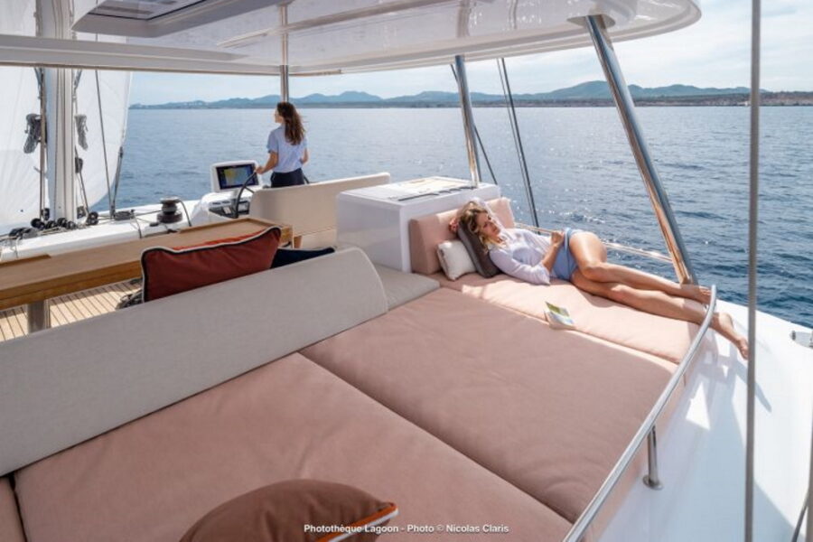 Lagoon 55 Review - Katamarans - Find a Charter