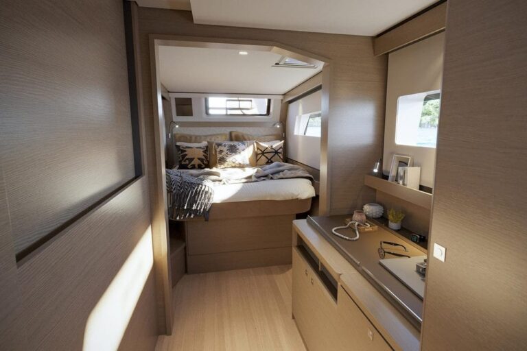 Nautitech 48 Catamaran Review - Katamarans