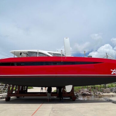 HH44 Performance Sailing Catamaran Review - Katamarans