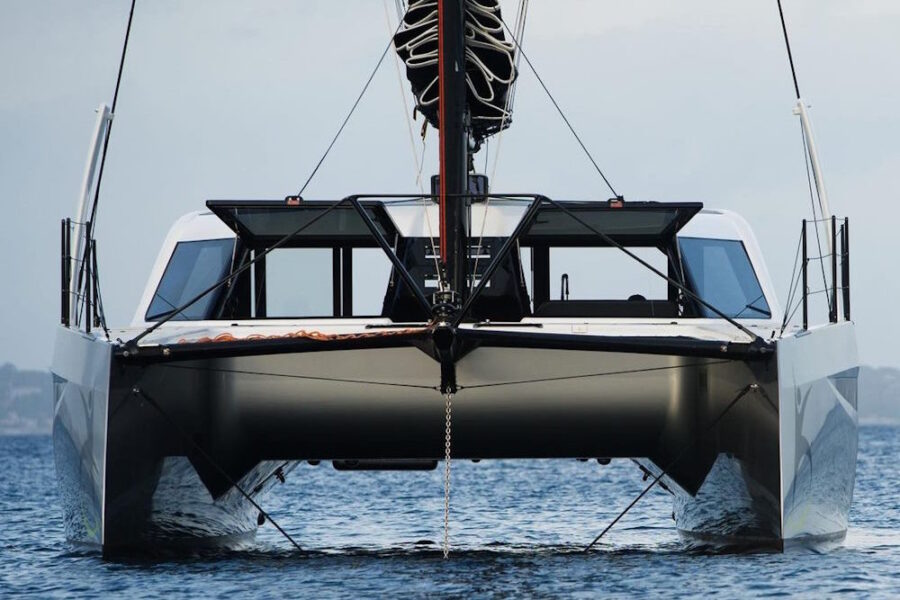 HH44 Performance Sailing Catamaran Review - Katamarans