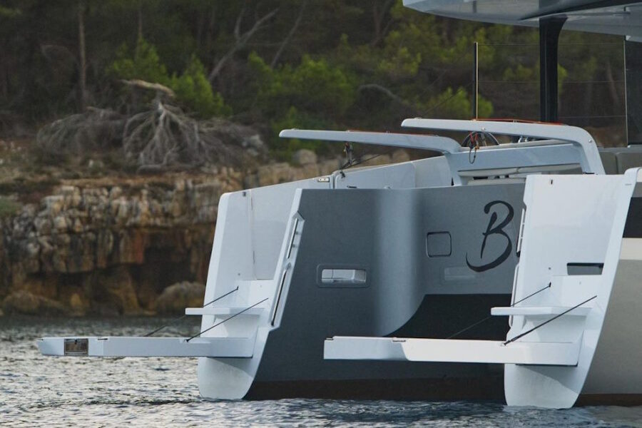 HH44 Performance Sailing Catamaran Review - Katamarans