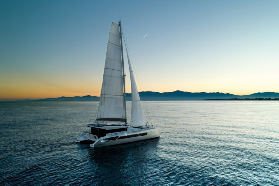 Windelo 54 - Eco Performance Catamaran Review - Katamarans