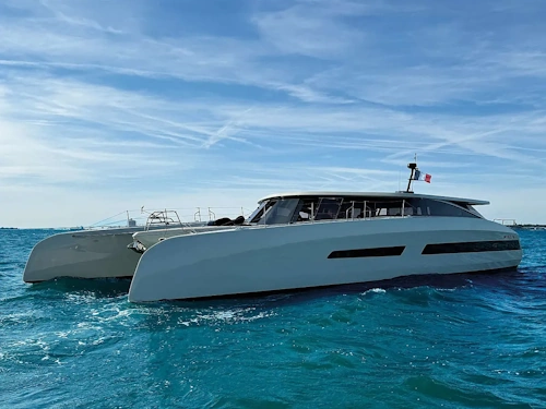 MOD X 70 For Charter - Katamarans